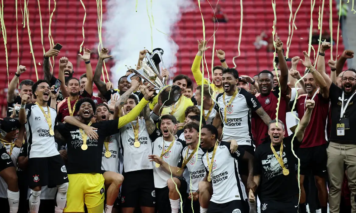 Corinthians vence Flamengo e é bicampeão da Supercopa Rei - A Gazeta de ...